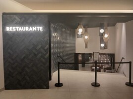 Pequenos-almoços e jantares servidos