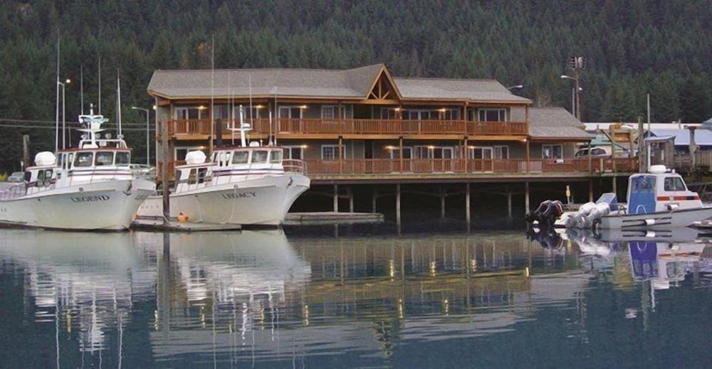 Safari Lodge - Seward, AK