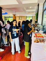 Almoços e jantares servidos, incluindo cozinha internacional 