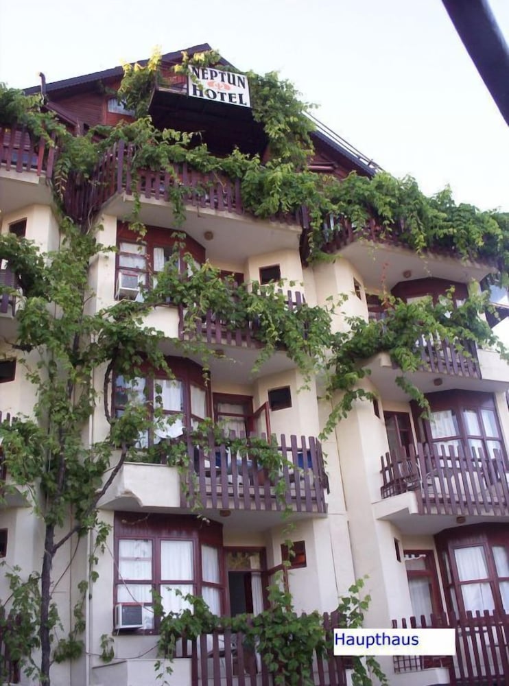 Neptun Hotel - Side