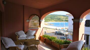 Apartamento Comfort, 1 quarto, vista para o mar | Terraço/pátio interior