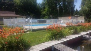 Piscina exterior sazonal 