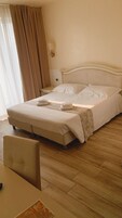 Quarto casal luxo, 1 cama de casal | Lençóis italianos Frette, roupas de cama premium, edredons de pluma