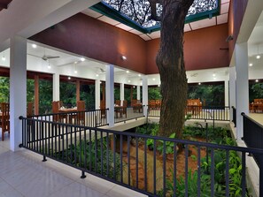 Pequenos-almoços servidos, cozinha regional, com vista para o jardim 