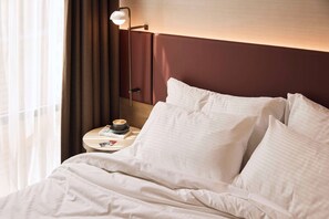 Roupa de alta qualidade, minibar, cofre com capacidade para portátil 