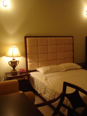 Quarto Superior, varanda | Cofre no quarto, secretária, camas desdobráveis