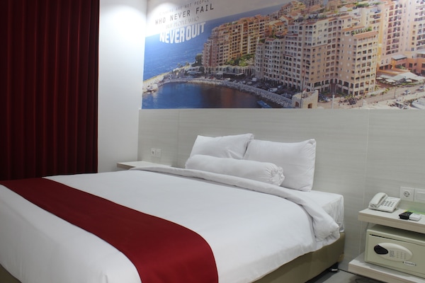 Roupas de cama premium, cofres nos quartos, escrivaninha