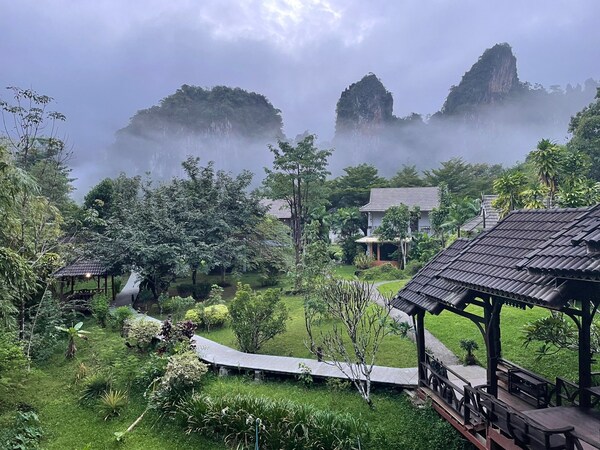 Montania Lifestyle Hotel - Khura Buri District