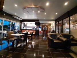 Café da manhã, almoço e jantar