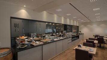 Café da manhã e jantar
