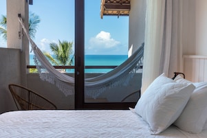 Quarto Duplo Deluxe, vista para o mar | Roupa de alta qualidade, camas de colchão pillowtop, minibar 