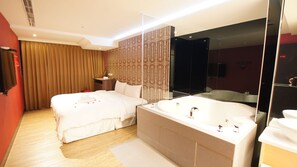 Quarto superluxo, banheira de hidromassagem | Vista do quarto