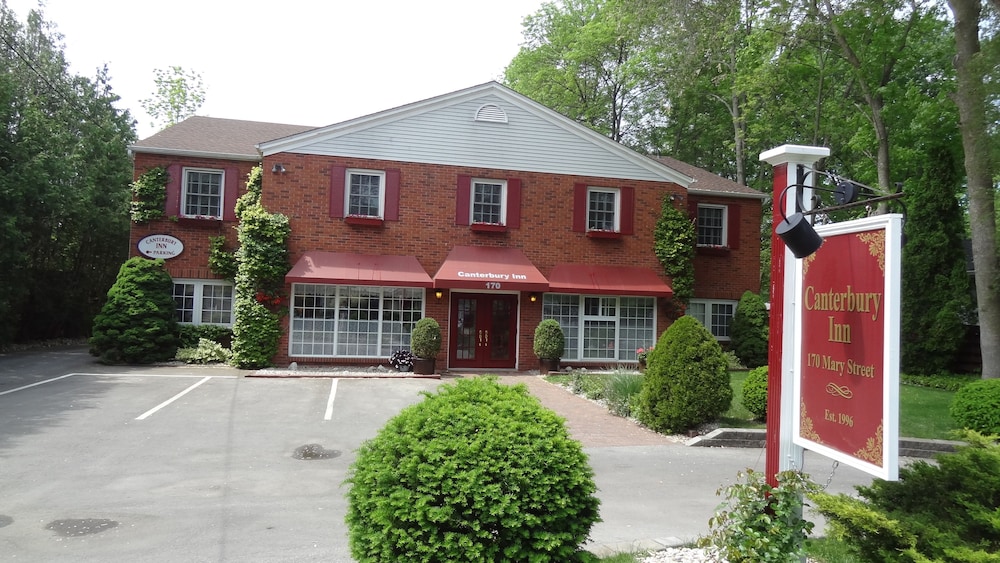 Canterbury Inn - Niagara-on-the-Lake