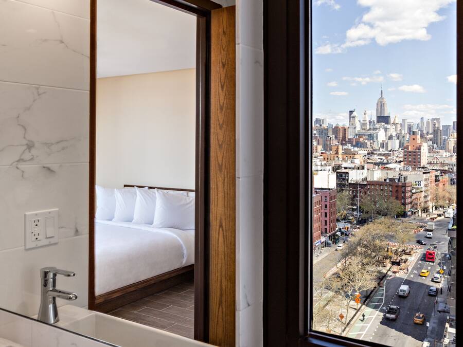 Premier Queen City View | Vista do quarto