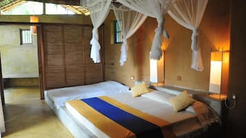 Cofres nos quartos, Wi-Fi de cortesia, roupa de cama