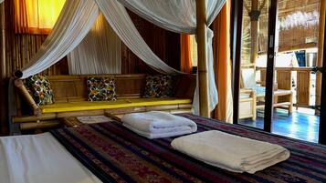 Bungalow Tradicional (Bamboo Bungalow) | Cortinas/cortinados opacos, Wi-fi grátis, roupa de cama fornecida