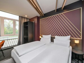 Secretária, cortinas/cortinados opacos, quartos insonorizados 