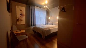 Wi-Fi de cortesia, roupa de cama