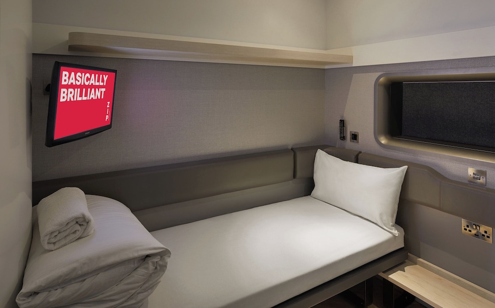 Zip By Premier Inn Cardiff - Cardiff
