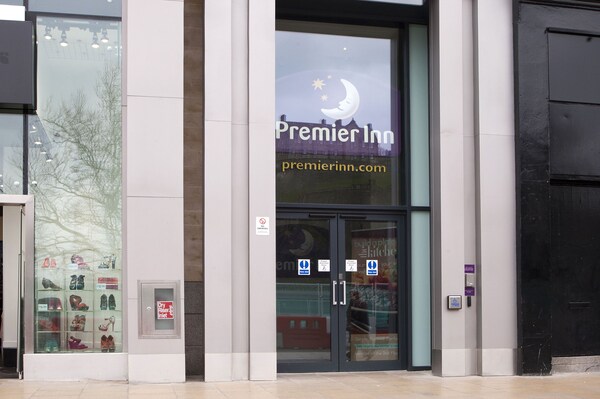 Premier Inn Edinburgh - Princes Street - Edinburgh