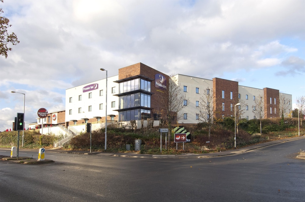 Premier Inn Exeter - M5 J29 - Exeter, UK