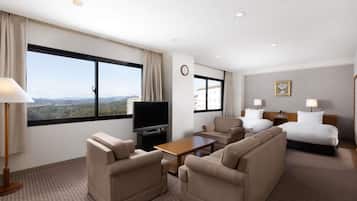 Cofres nos quartos, cortinas blackout, Wi-Fi de cortesia, roupa de cama