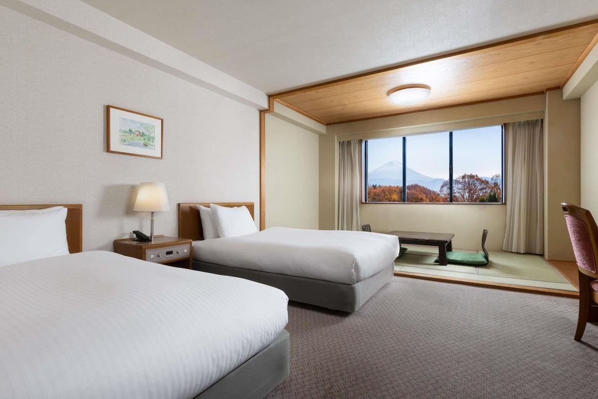 Quarto clássico (Japanese-Western Style) | Roupas de cama premium, edredons de pluma, cofres nos quartos