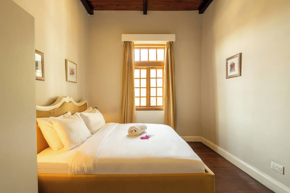 Suite Executiva, vista para a piscina | 1 quarto, cofre no quarto, com mobília individualizada