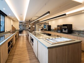 Café da manhã mediante uma taxa