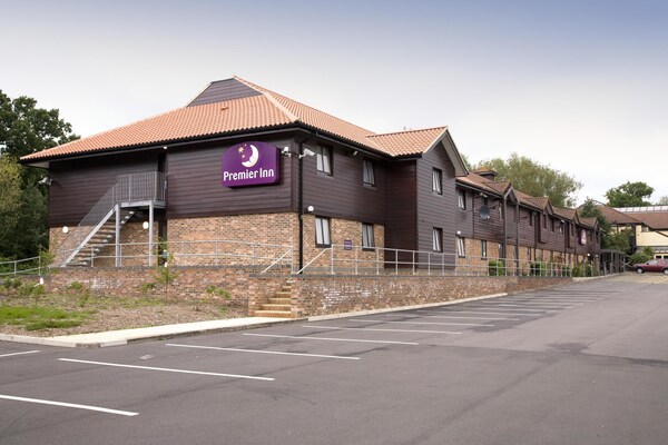 Premier Inn Chessington - Epsom