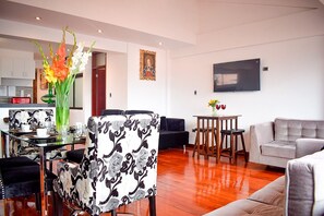 Apartamento luxo, 3 quartos | Sala de jantar