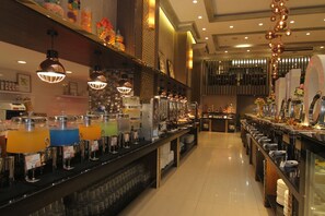 Pequeno-almoço tipo buffet diário (479.20 PHP por pessoa) 