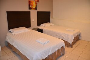 Quarto Twin Standard | Secretária, Wi-fi grátis