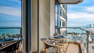 Suite Júnior, varanda, vista para o oceano | Vista da varanda