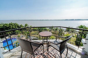 Quarto Duplo Deluxe, vista para o rio | Vista da varanda