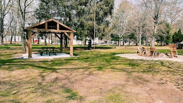 Área para churrascos e piqueniques