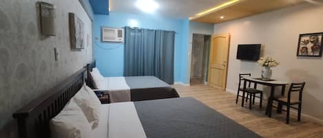 Quarto Deluxe, não fumadores | Lençóis de algodão egípcio, roupa de alta qualidade, secretária