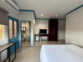 Quarto Superior | Roupa hipoalergénica, secretária, cortinas/cortinados opacos 