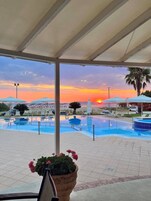 Bar junto à piscina