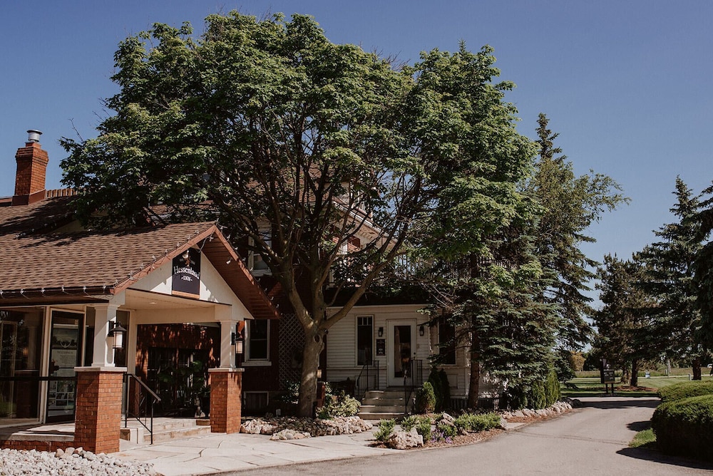 Hessenland Inn & Schatz Winery