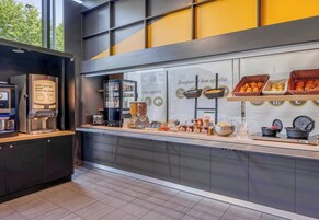 Café da manhã com buffet todos os dias mediante uma taxa