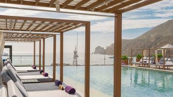 Xhale Club Suite King Marina View | 1 quarto, roupas de cama premium, edredons de pluma