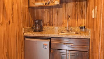 Chalet Deluxe - King Bed #14 | 1 quarto, Wi-fi grátis, roupa de cama fornecida