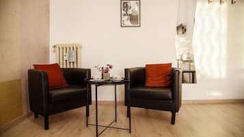 Quarto Triplo Superior, varanda, Vista para a cidade | Lençóis italianos Frette, roupa de alta qualidade, edredões de penas