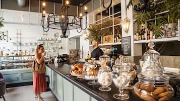 Pequeno-almoço continental diário incluído