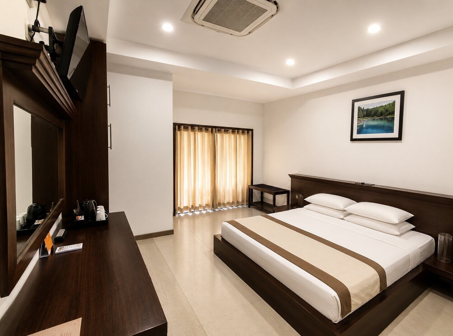 Quarto standard | Roupas de cama premium, cofres nos quartos, escrivaninha
