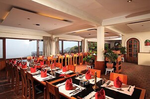 Pequeno-almoço tipo buffet diário (8.00 USD por pessoa) 