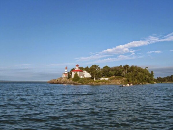Bruce Bay Cottages & Lighthouse - Ontario