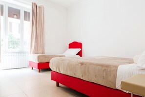 Quarto Duplo Executivo | Roupa de alta qualidade, minibar, cofre no quarto, secretária