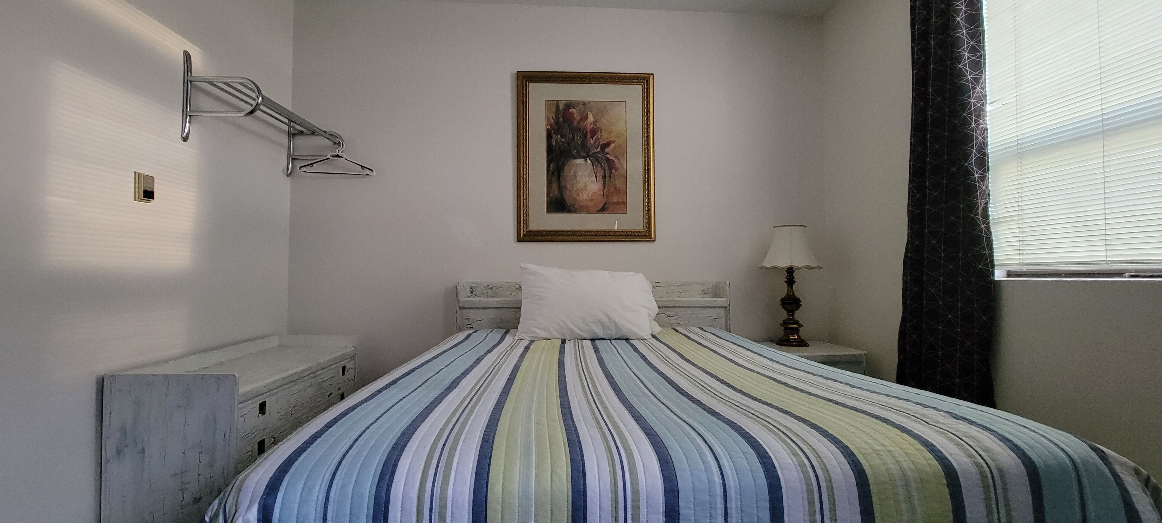 Secretária, Wi-fi grátis, roupa de cama fornecida 